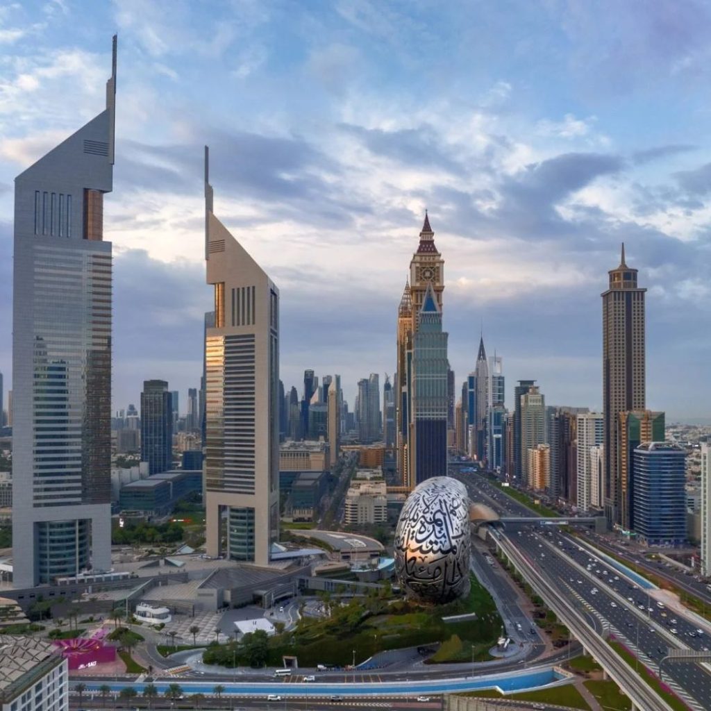 Living in Dubai: Expat Guide 2025 - Valorisimo